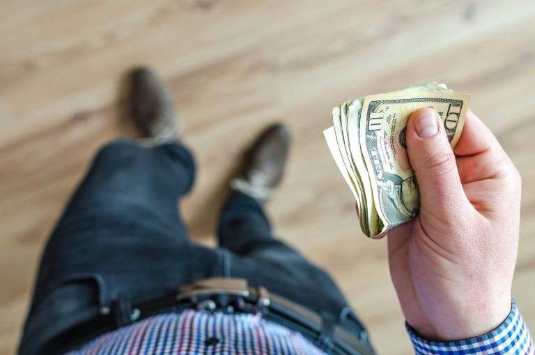 Form 8300: Reporting Cash Payments Over $10,000 | IRS.com